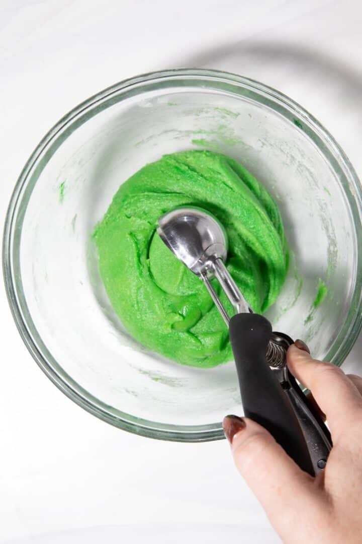 Easy Cake Mix Grinch Cookies Recipe (with GF Option) - Pretty Delicious ...