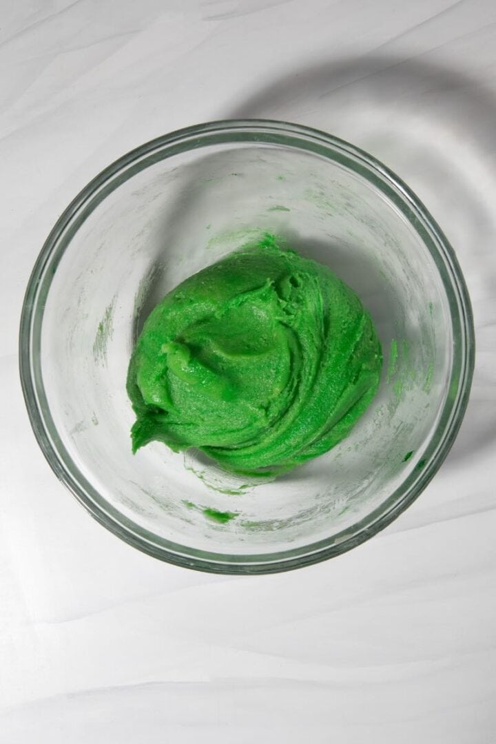 Easy Cake Mix Grinch Cookies Recipe (with GF Option) - Pretty Delicious ...